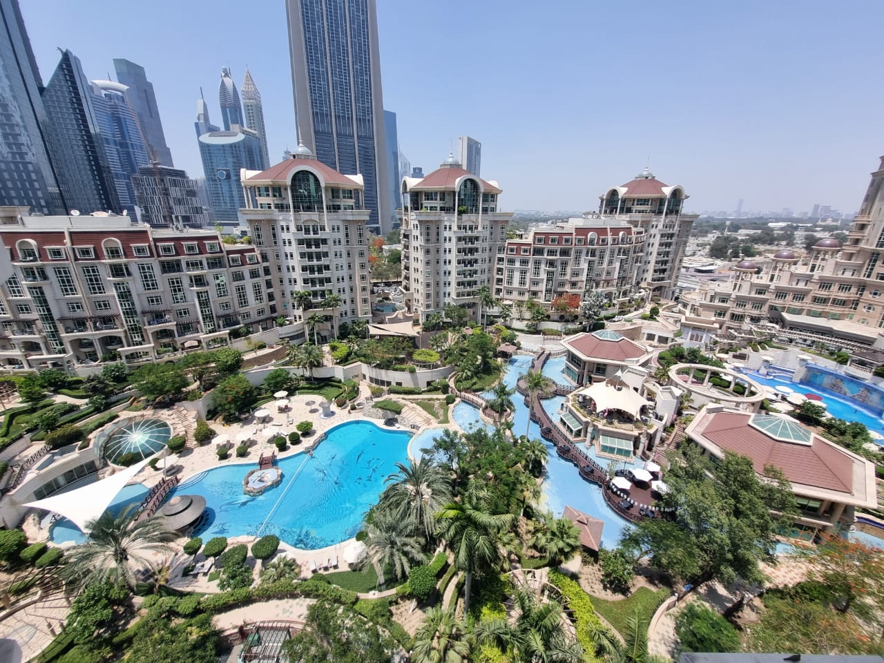 Al Murooj Complex Building Guide | Bayut