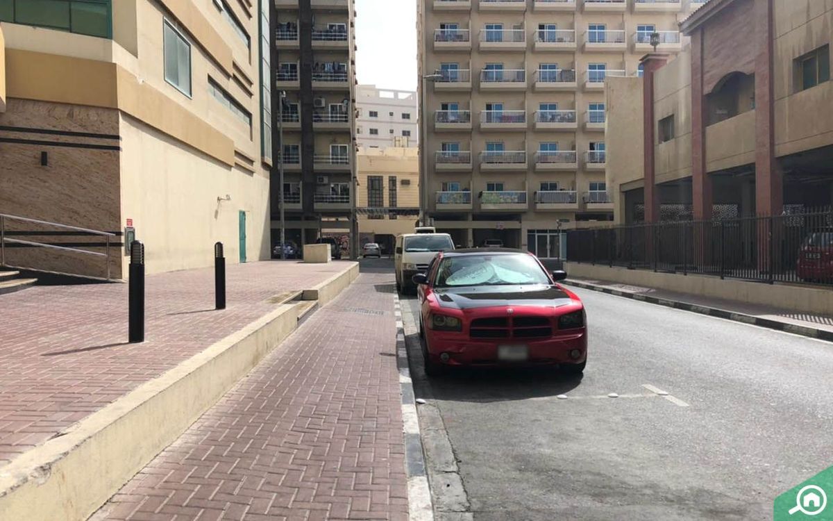 Al Mashoura Building, Deira Guide | Bayut