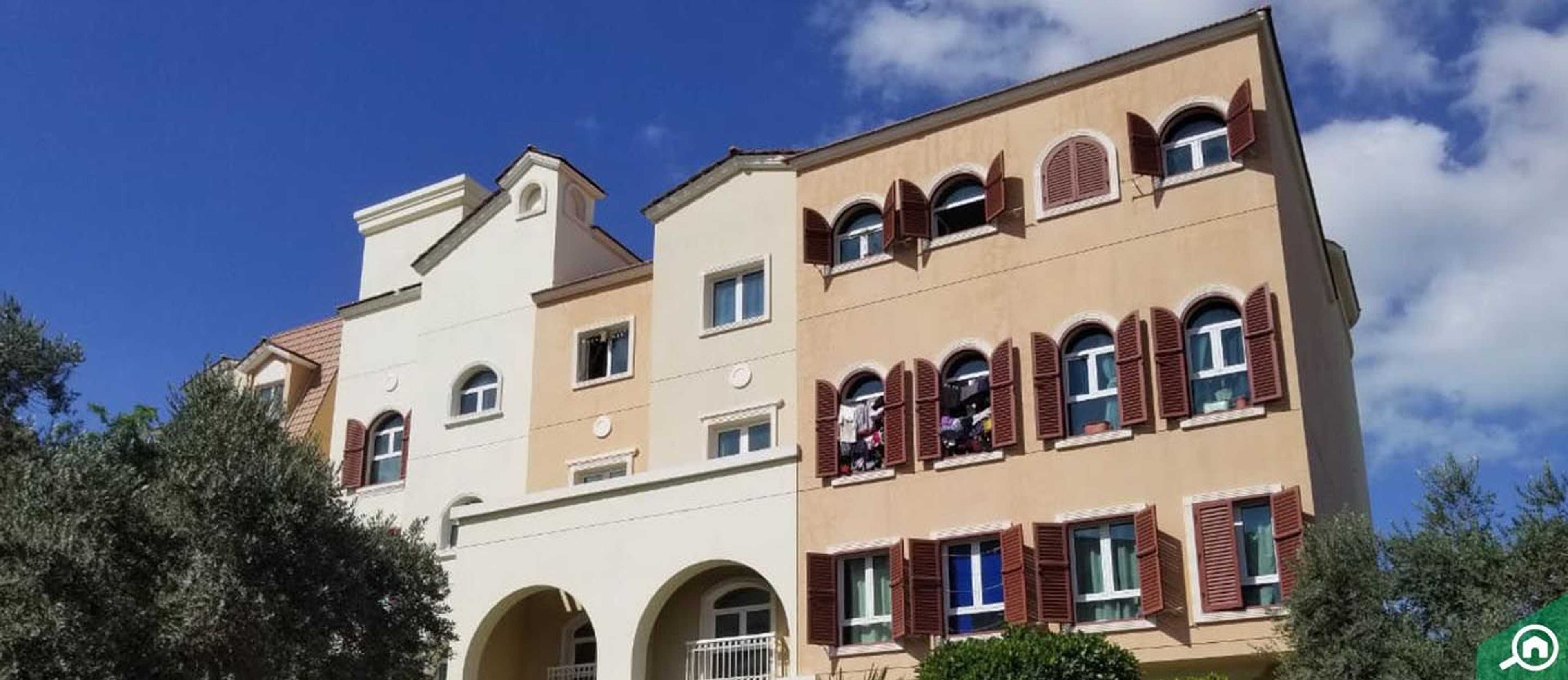 Building 71 Discovery Gardens Guide | Bayut