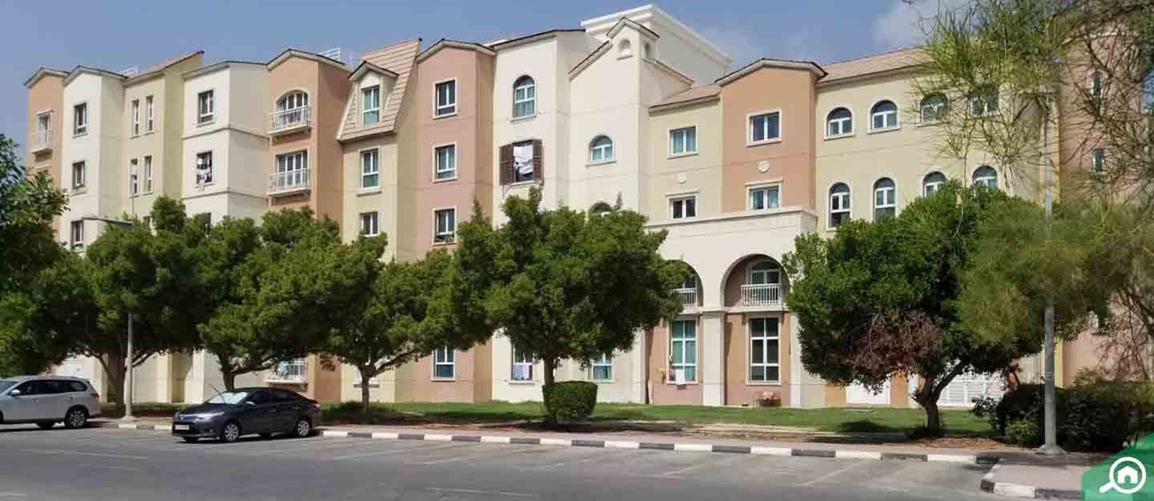 Building 82 Discovery Gardens Guide | Bayut