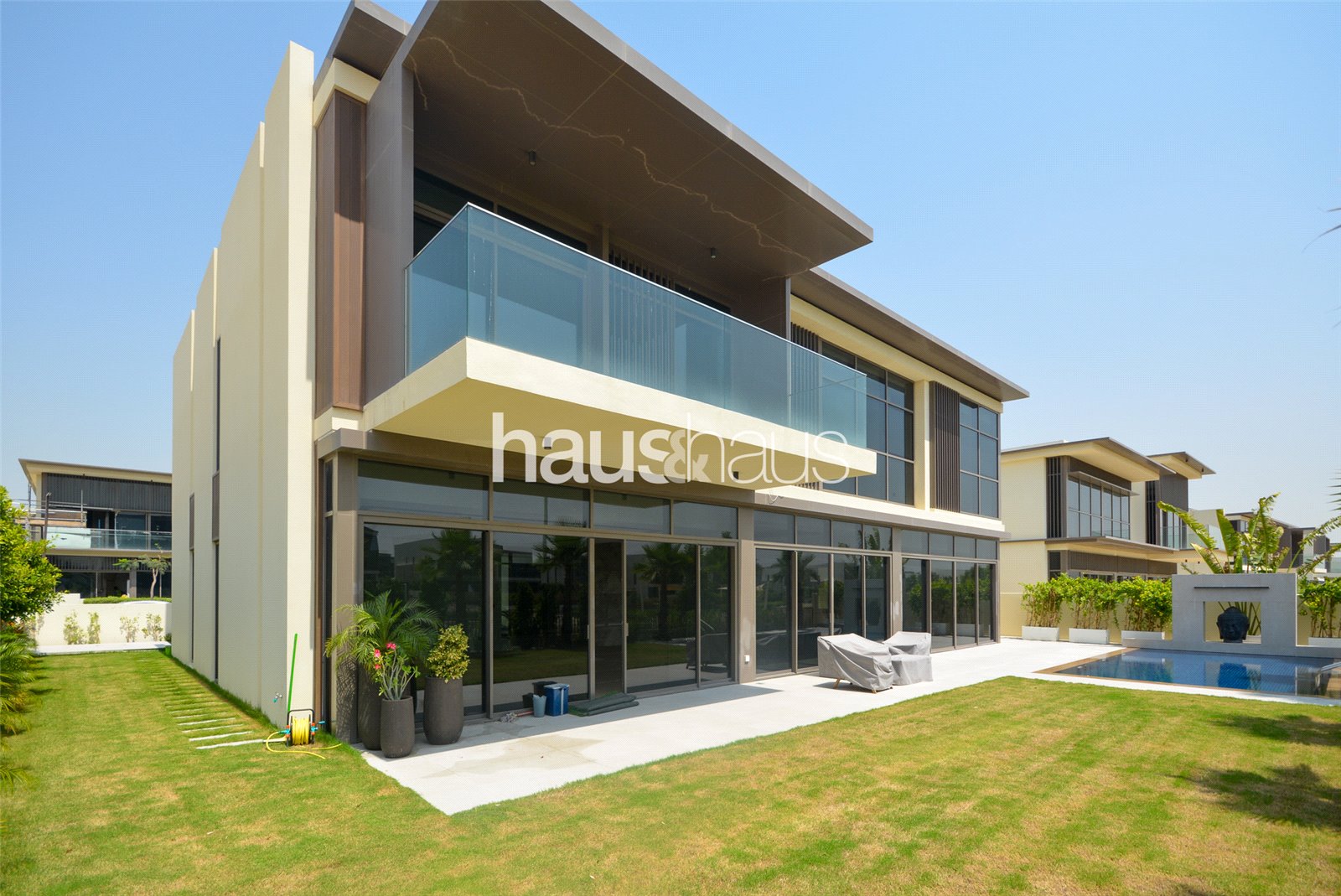 Golf Place 1 Area Guide | Bayut