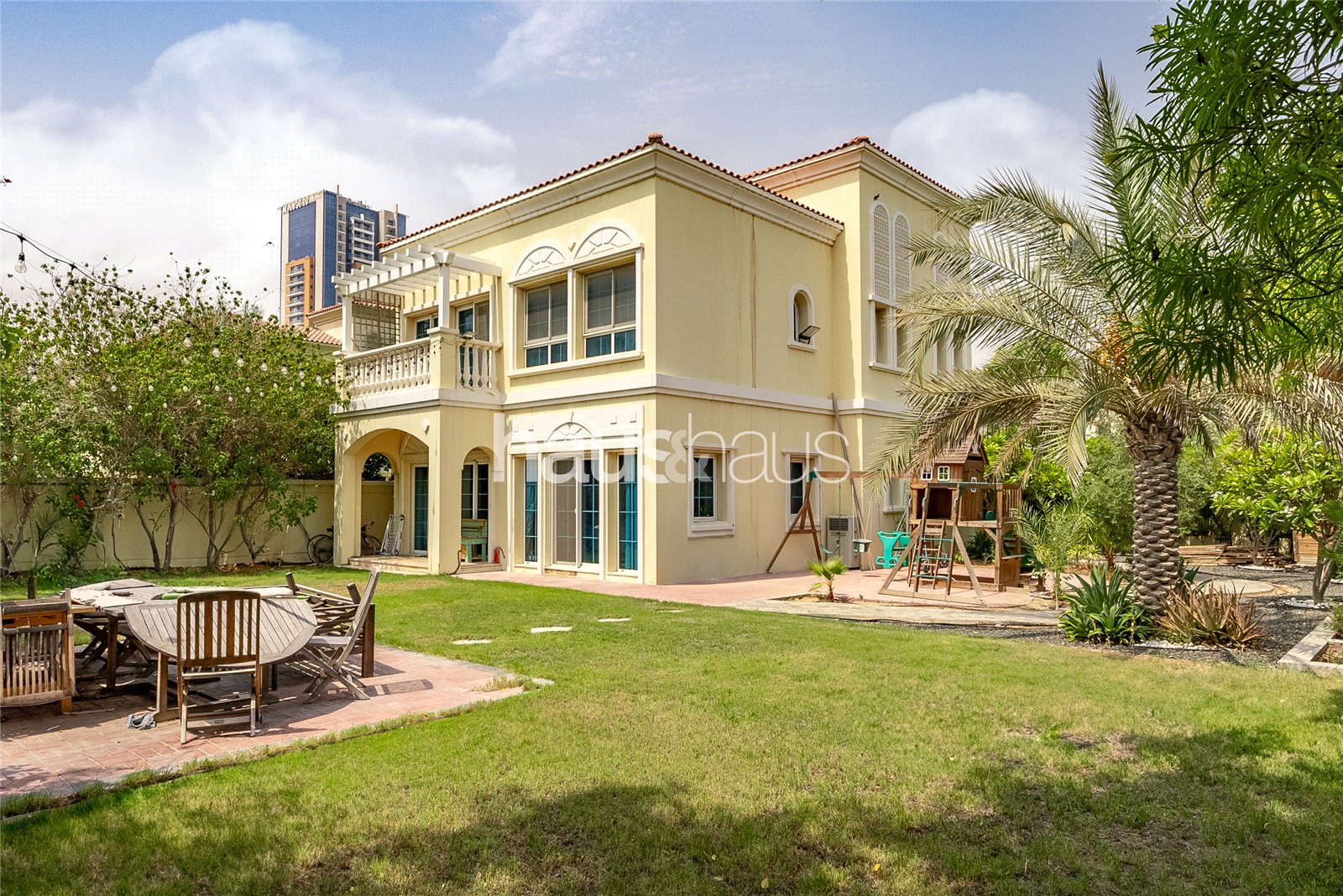 Jumeirah Village Triangle (JVT) Area Guide | Bayut