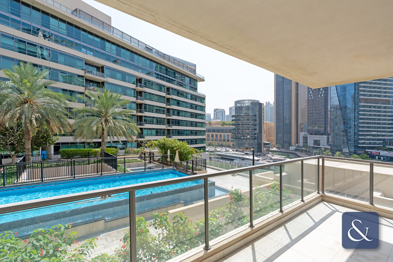 Marina Quays Building Guide | Bayut