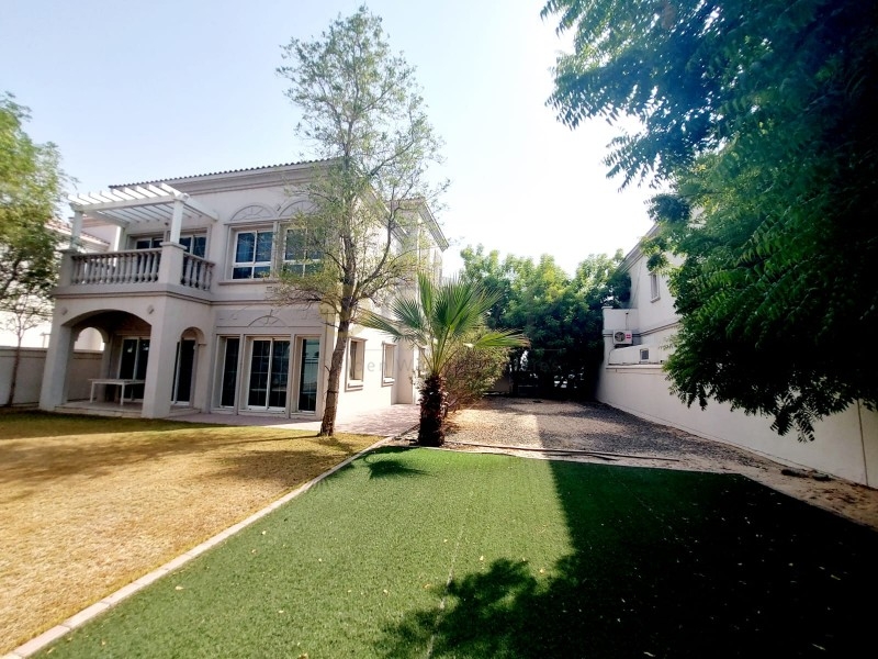 Jumeirah Village Triangle (JVT) Area Guide | Bayut