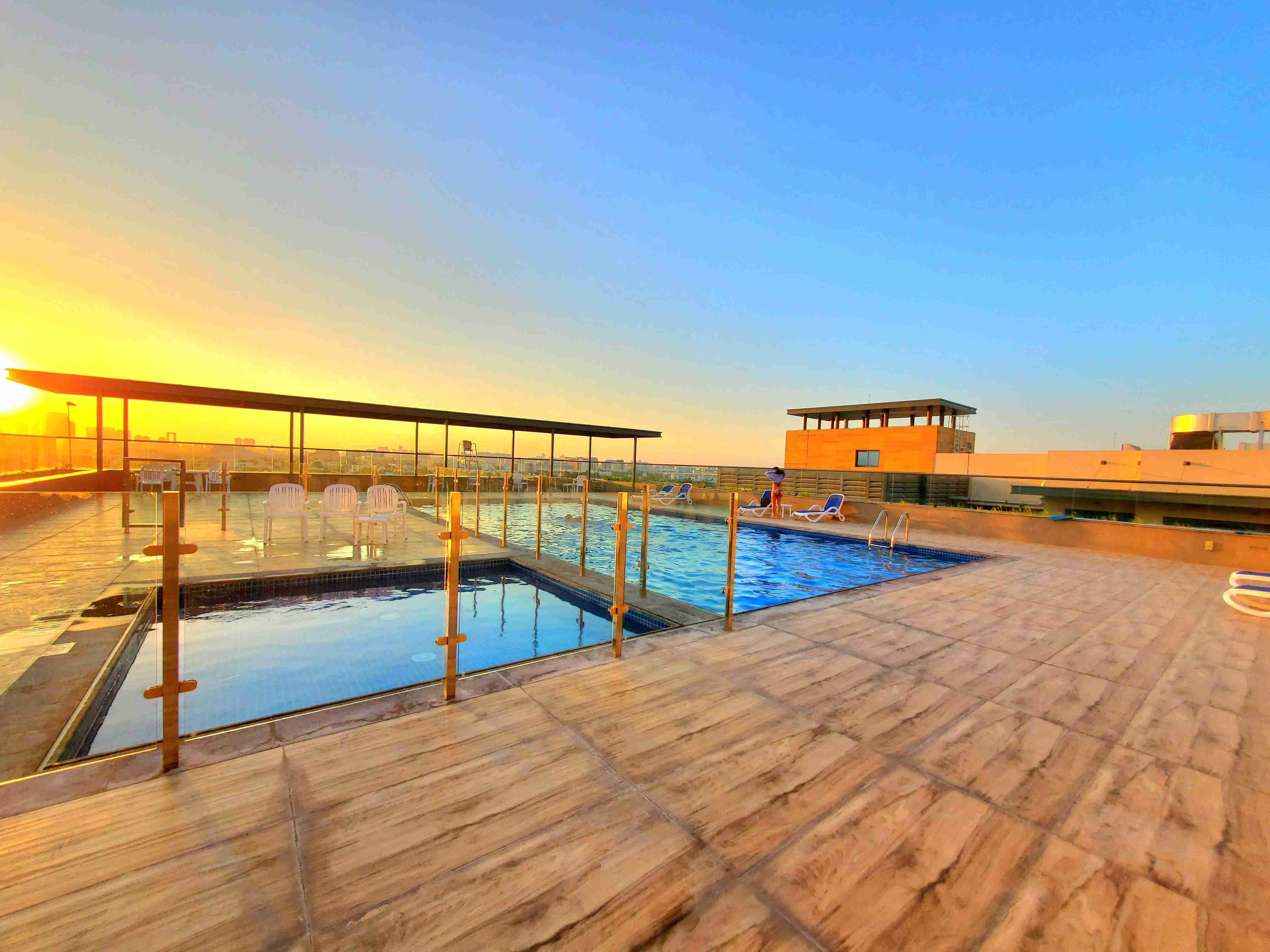 Al Garhoud Area Guide | Bayut