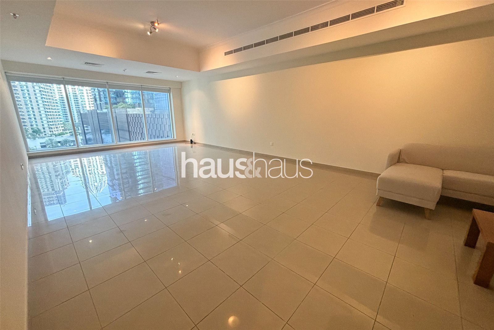 Emirates Crown Building Guide | Bayut