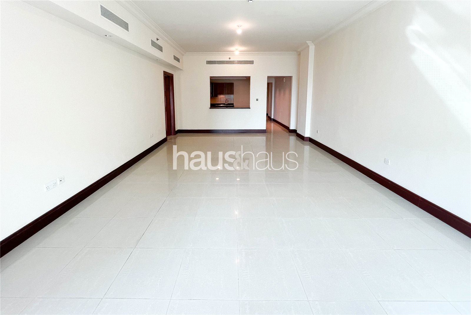 Golden Mile Palm Jumeirah Building Guide | Bayut