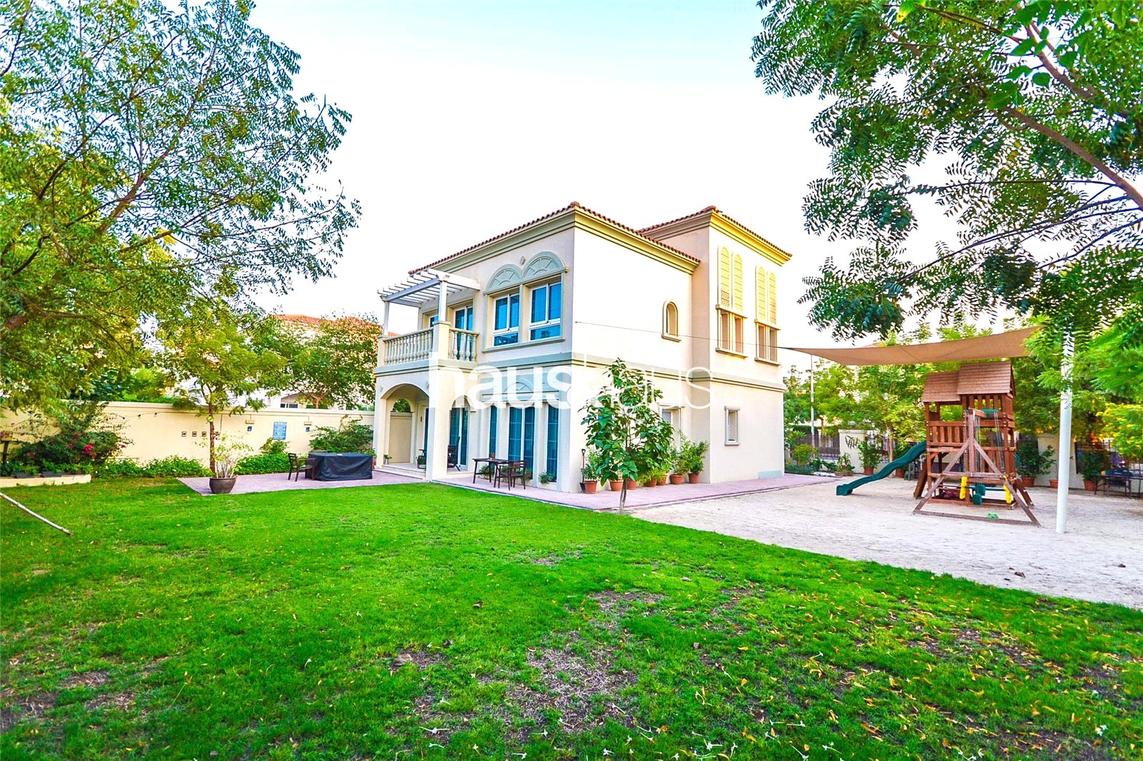 Jumeirah Village Triangle (JVT) Area Guide | Bayut