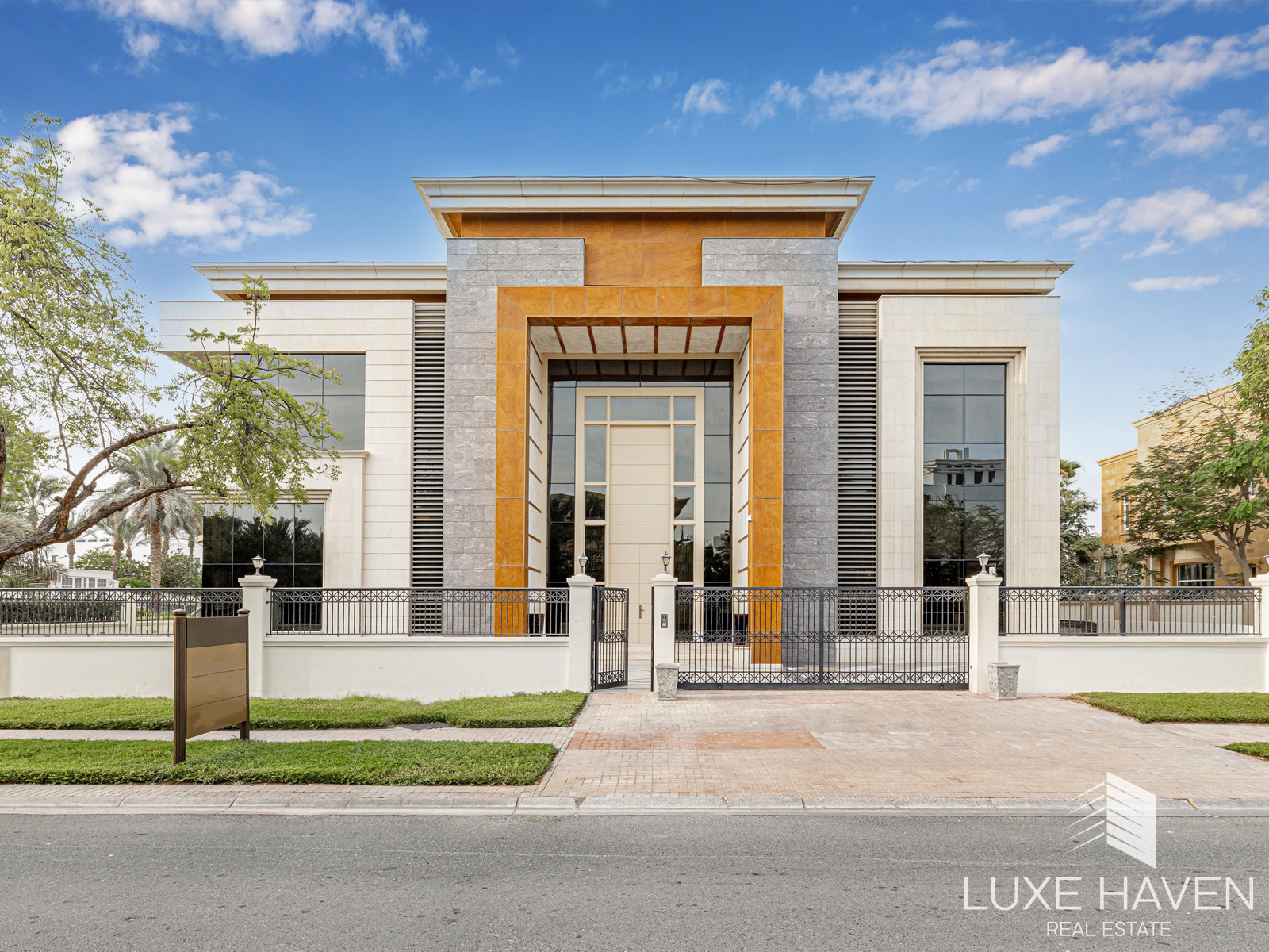 Emirates Hills – Area & Neighbourhood Guide » Bayut™