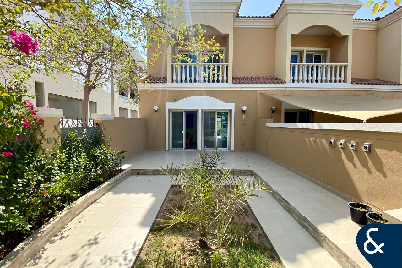 Jumeirah Village Triangle (JVT) Area Guide | Bayut
