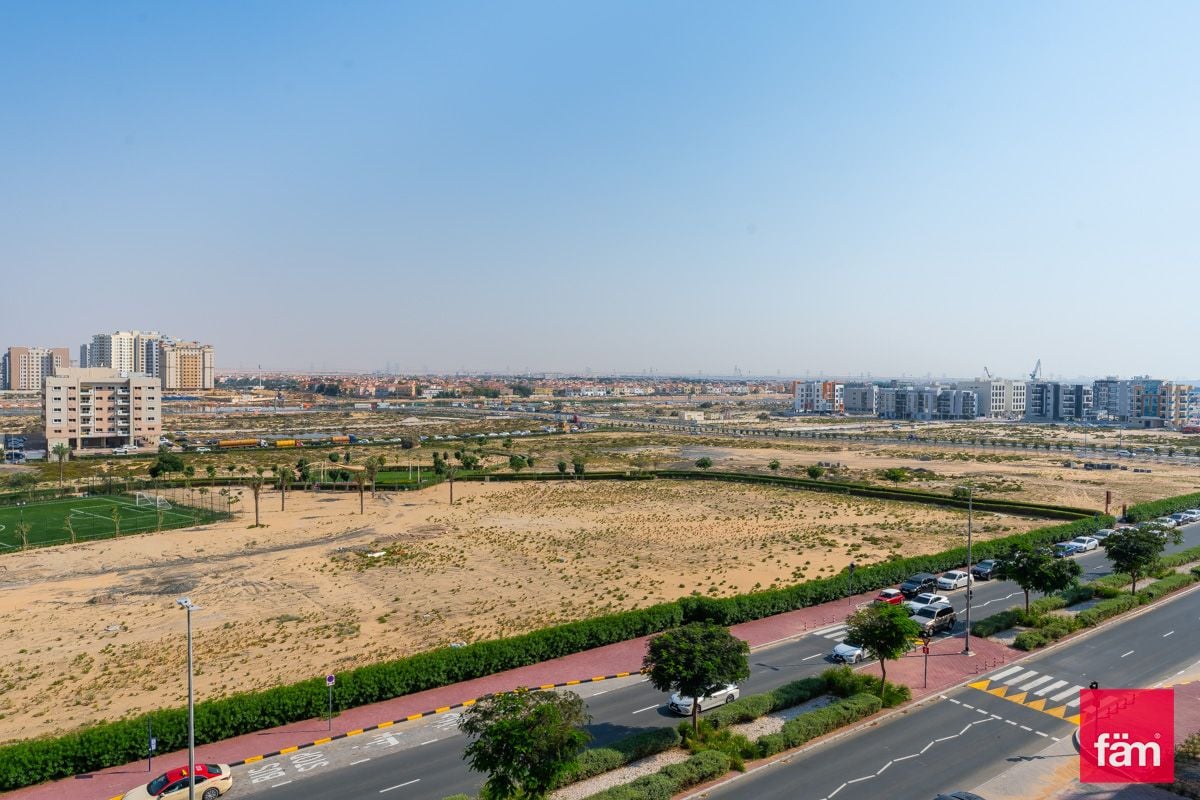 Queue Point, Liwan Building Guide | Bayut