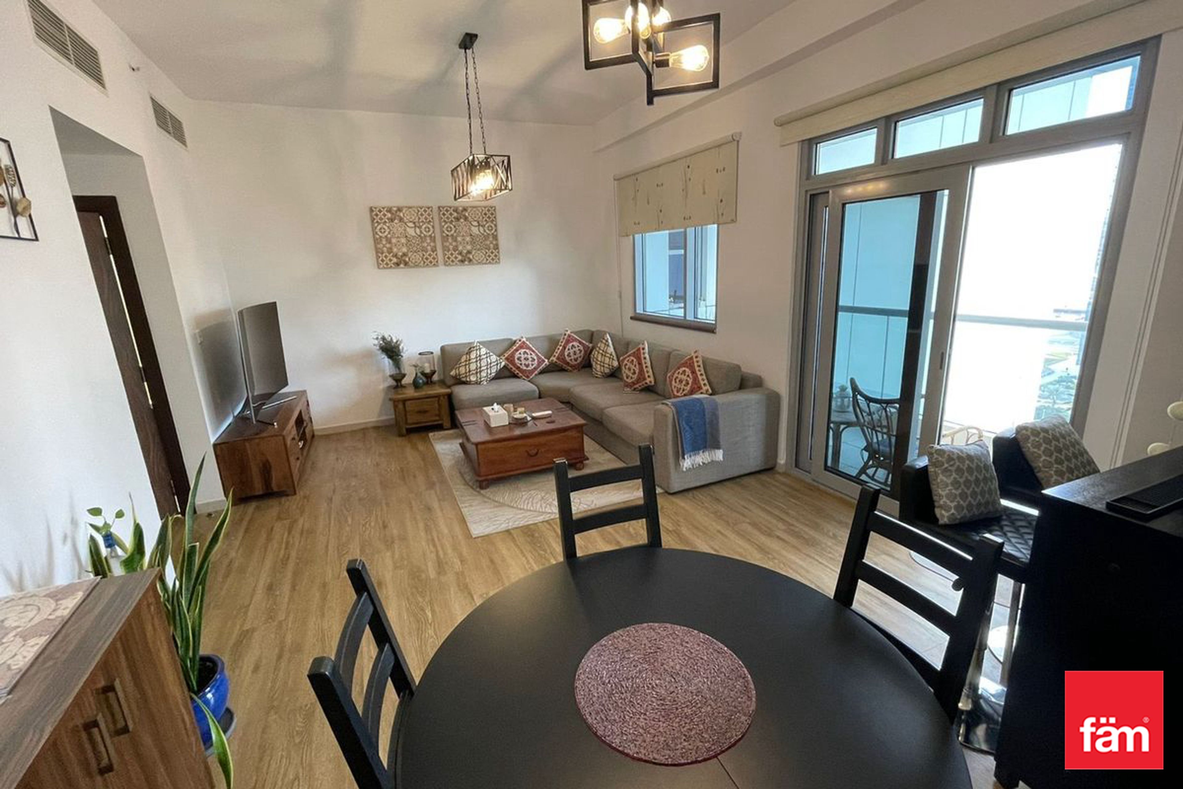 Executive Towers Business Bay Guide | Bayut