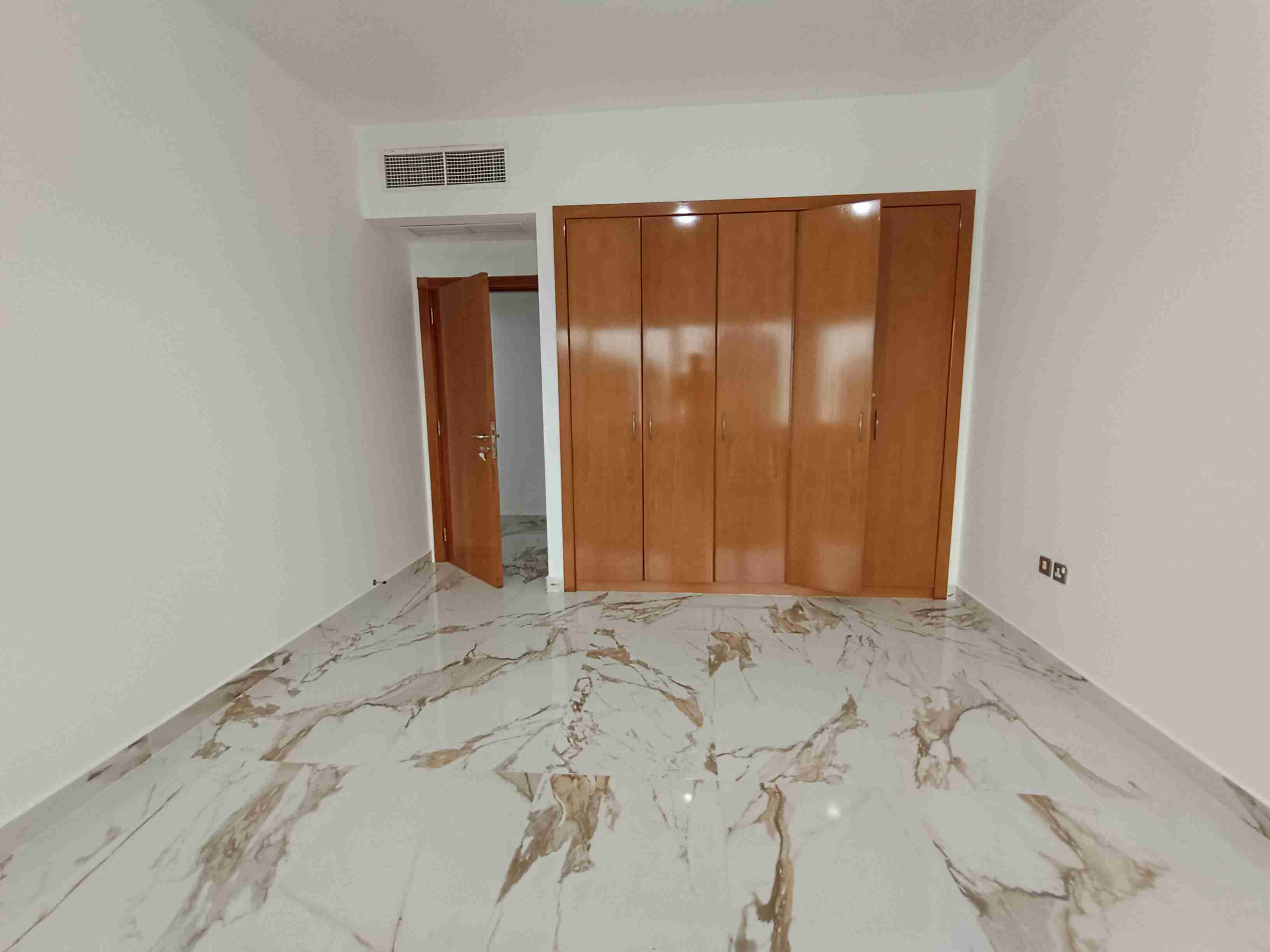 Hamdan Street Area Guide | Bayut