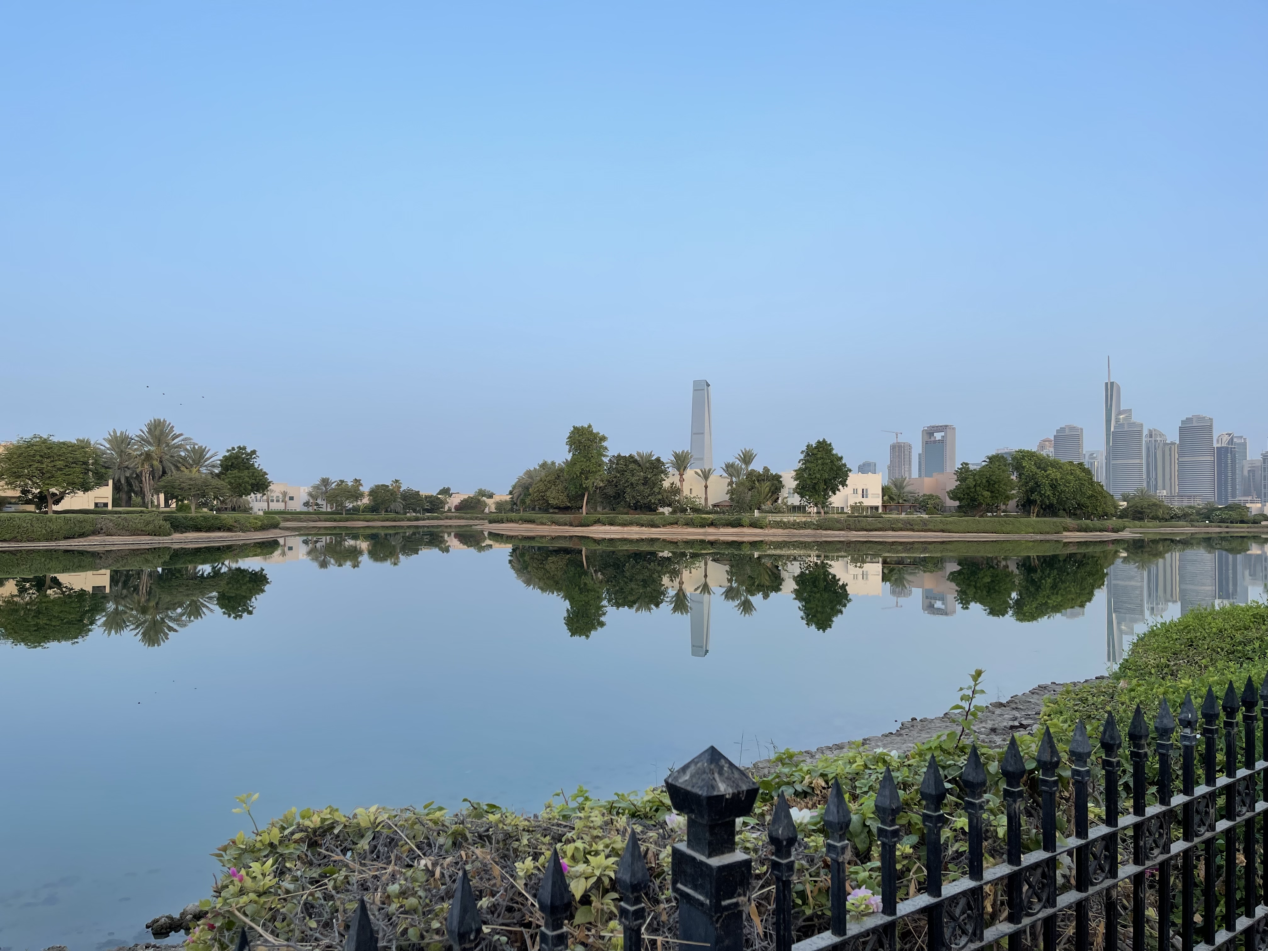 Emirates Hills – Area & Neighbourhood Guide » Bayut™