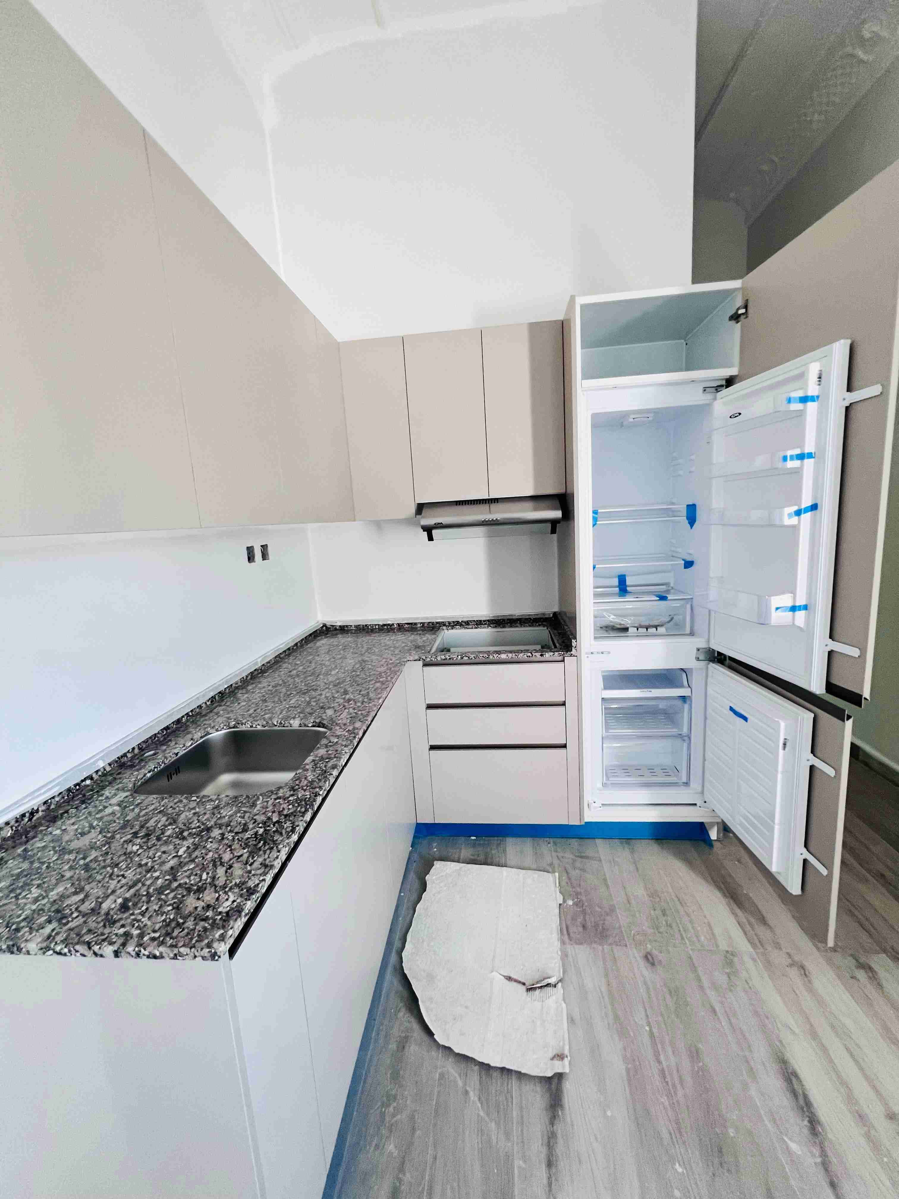 /NEW RENOVATED /2bhk/ FAMILY APARTMENT / AT PRIME LOCATION